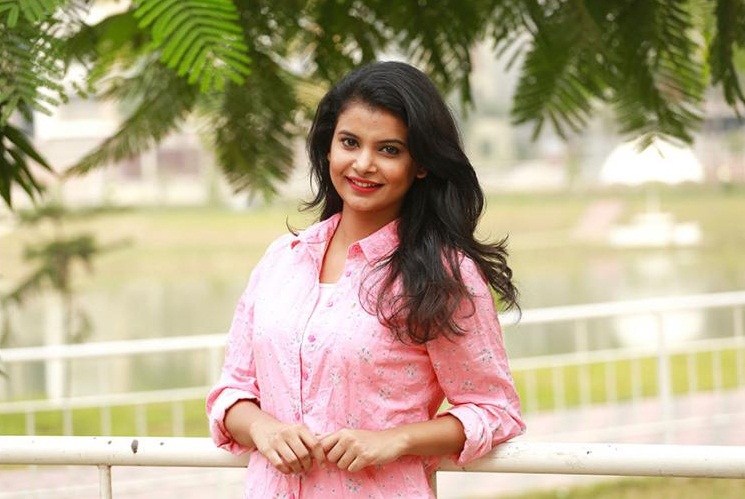 শবনম ফারিয়ার কিছু ছবি - আগাছা