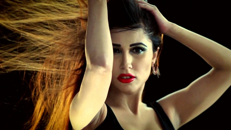 মডেল নায়লা নাঈম এর কিছু ছবি - আগাছা