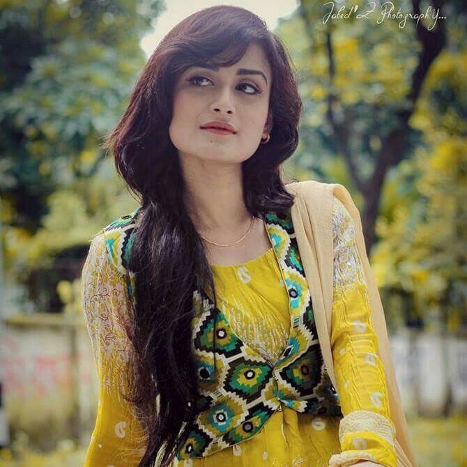 নাদিয়া নদী - আগাছা