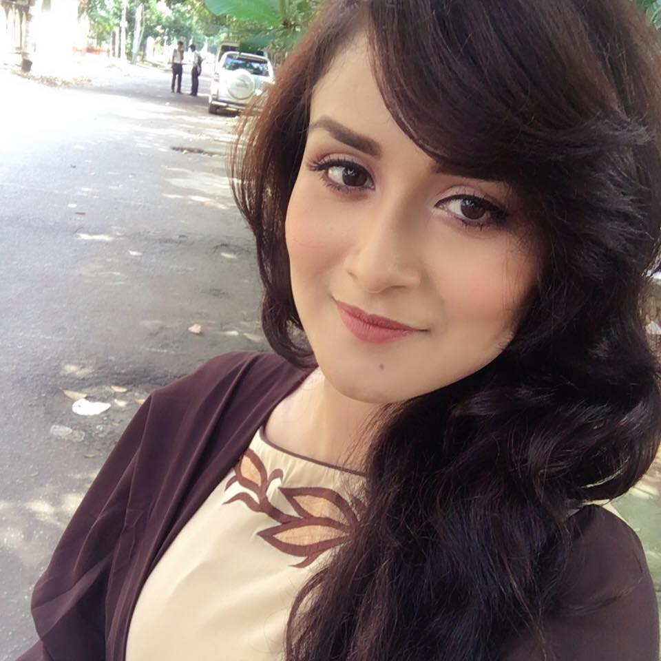 নাদিয়া নদী - আগাছা