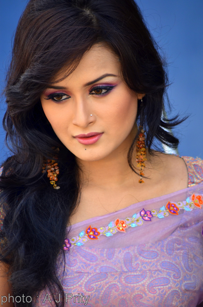 নাদিয়া নদী - আগাছা