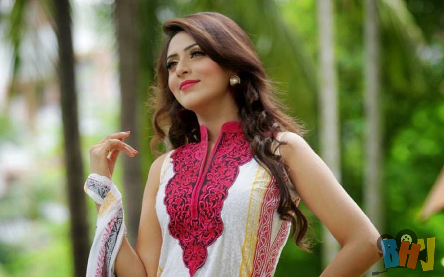 বিদ্যা সিনহা মীম - আগাছা