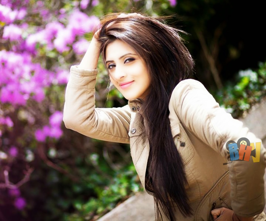 বিদ্যা সিনহা মীম - আগাছা