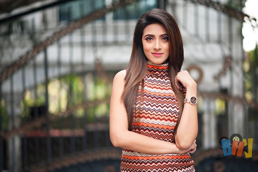 বিদ্যা সিনহা মীম - আগাছা