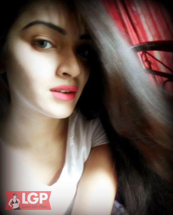 শারলিনা হোসেন - আগাছা
