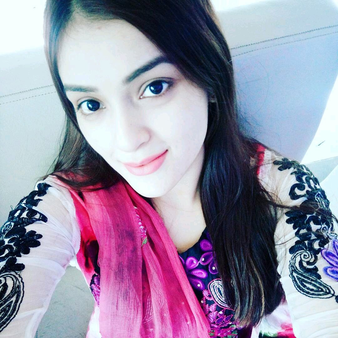 শারলিনা হোসেন - আগাছা