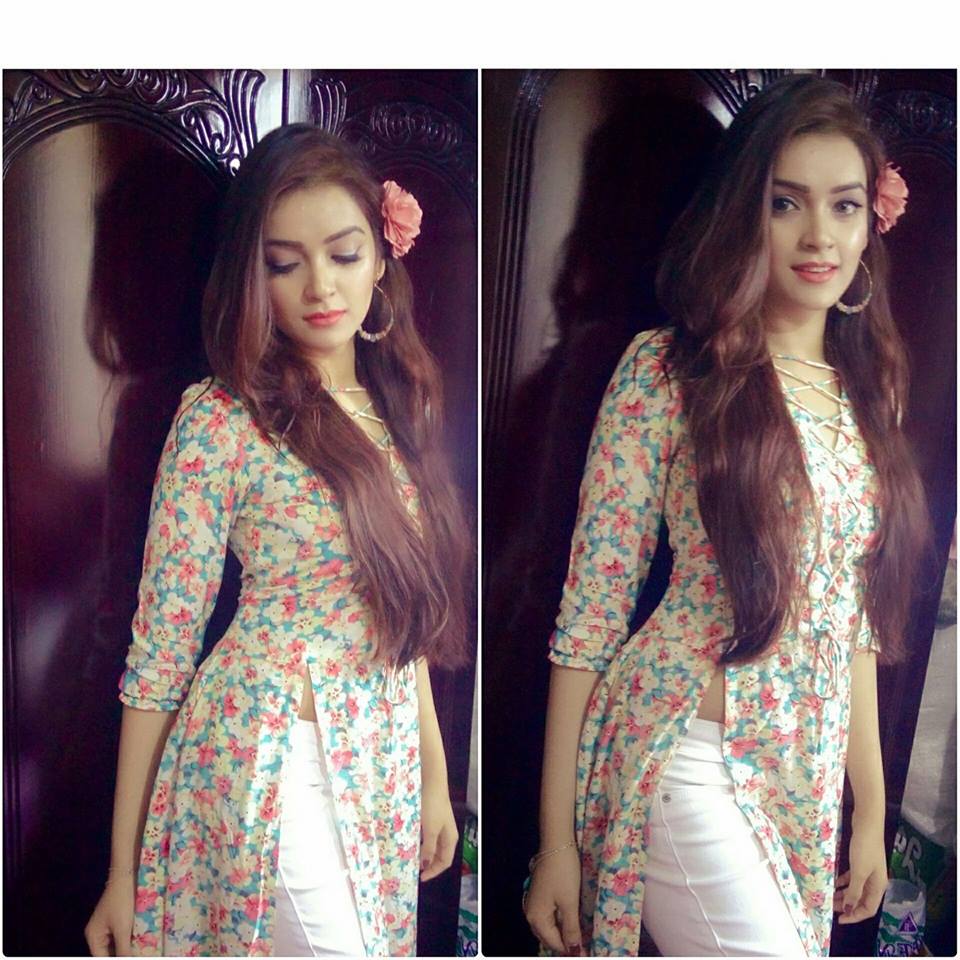 শারলিনা হোসেন - আগাছা