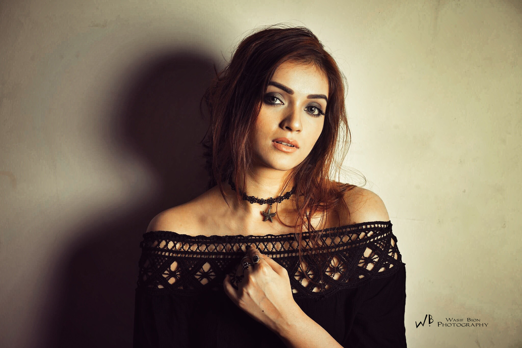 শারলিনা হোসেন - আগাছা