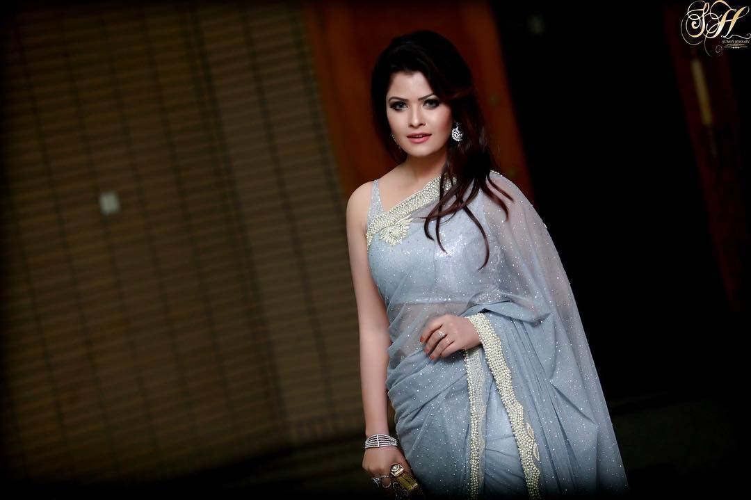 তাসনুভা এলভিন - আগাছা