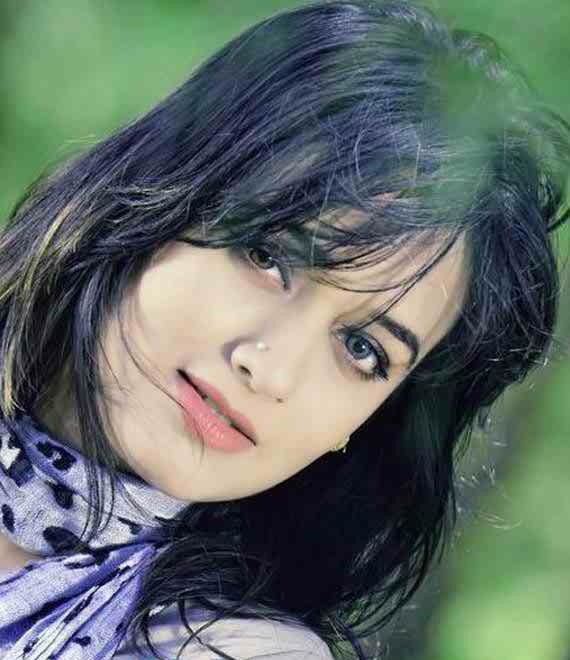 অহনা রহমান লাকি - আগাছা