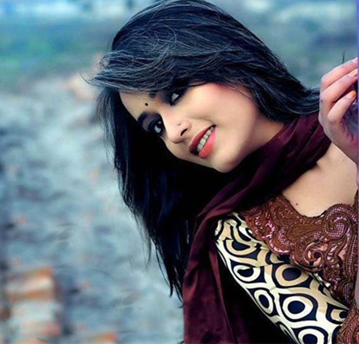 অহনা রহমান লাকি - আগাছা