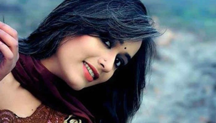 অহনা রহমান লাকি - আগাছা