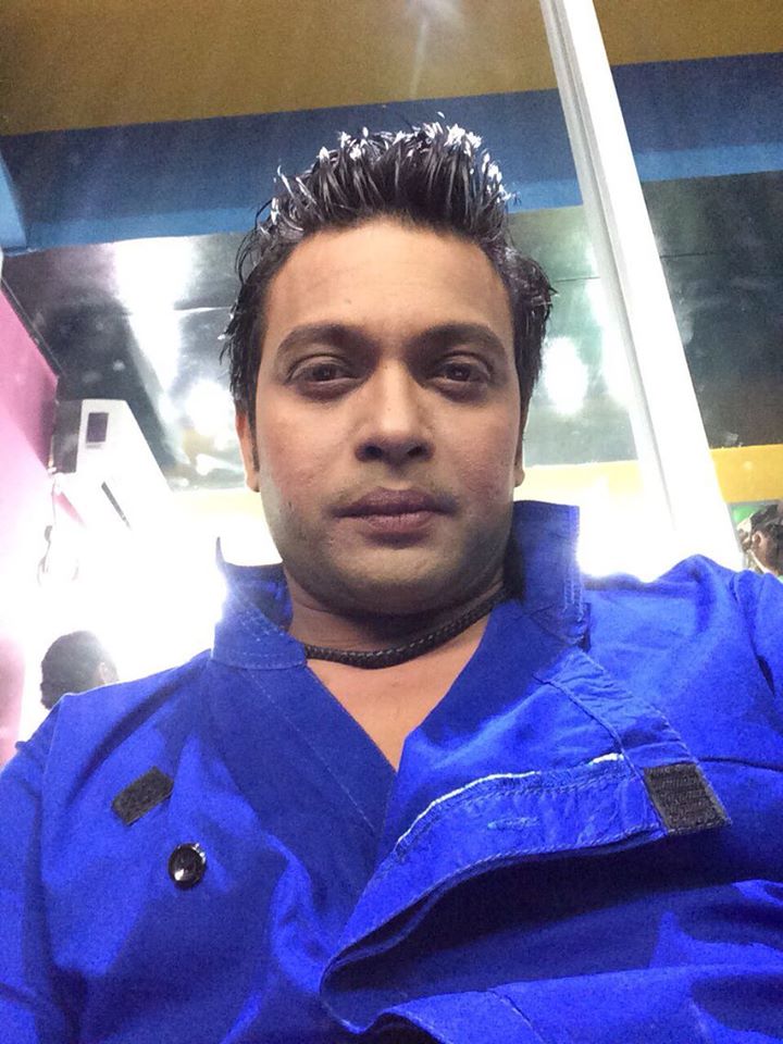 আনিসুর রহমান মিলন - আগাছা