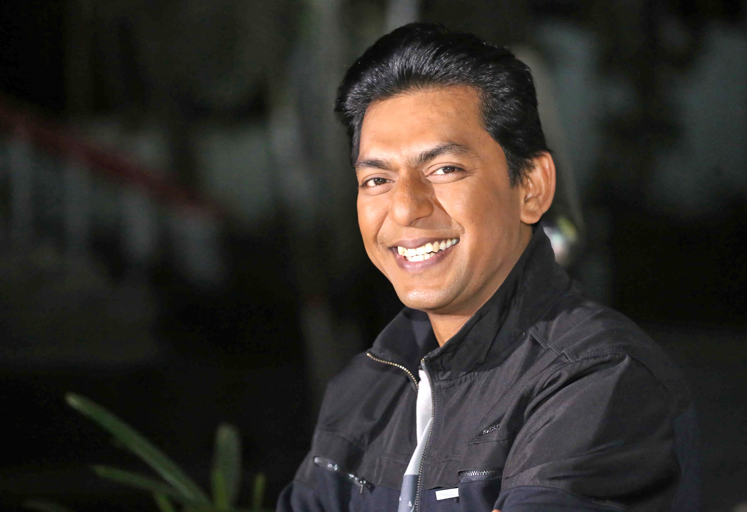 চঞ্চল চৌধুরী - আগাছা