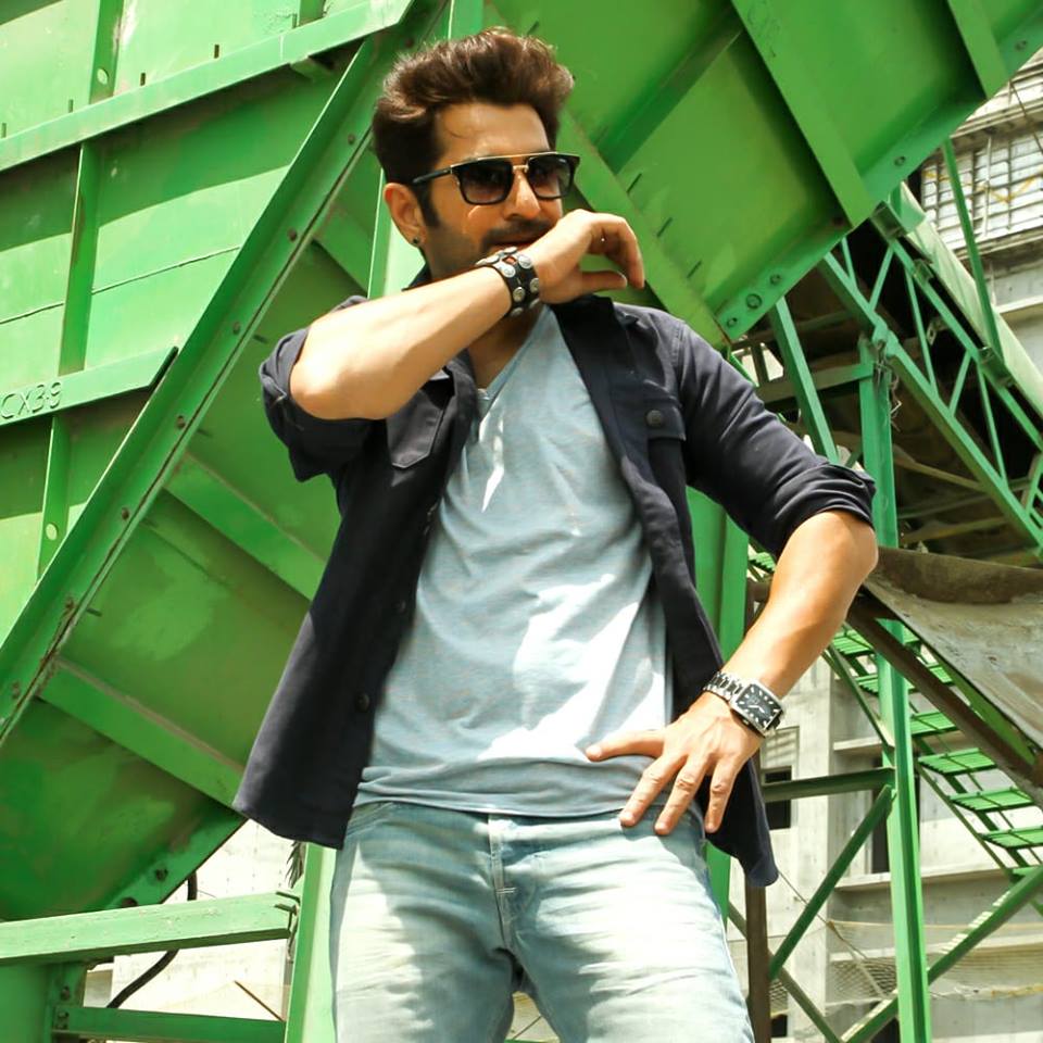 জিতেন্দ্র মদনানি (জিৎ) - আগাছা