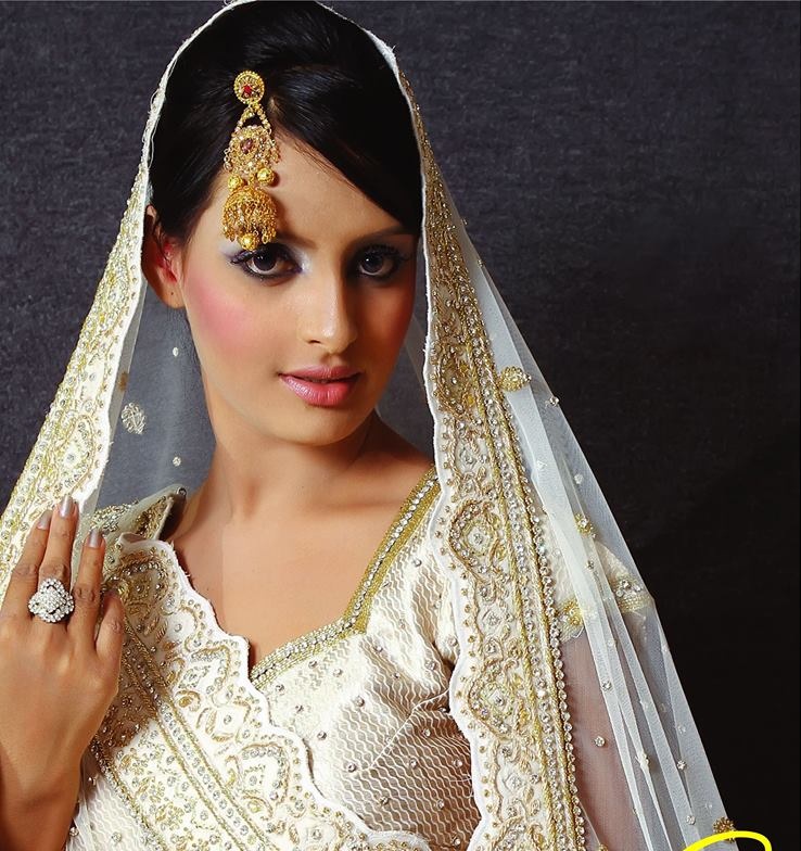 নিঝুম রুবিনা - আগাছা