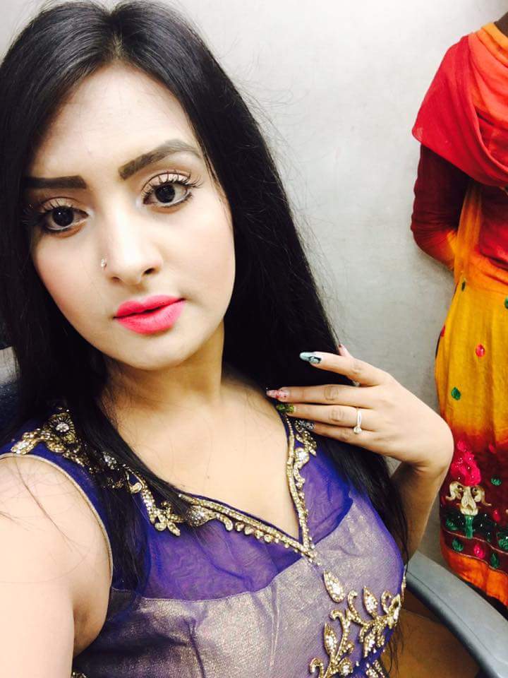 নিঝুম রুবিনা - আগাছা