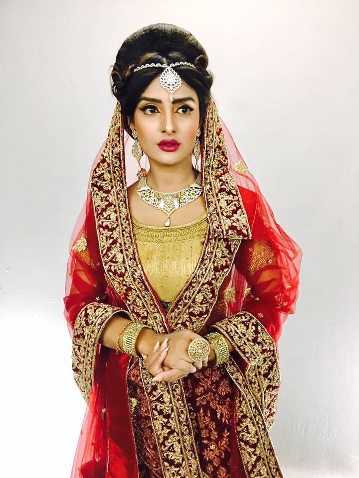 নিঝুম রুবিনা - আগাছা