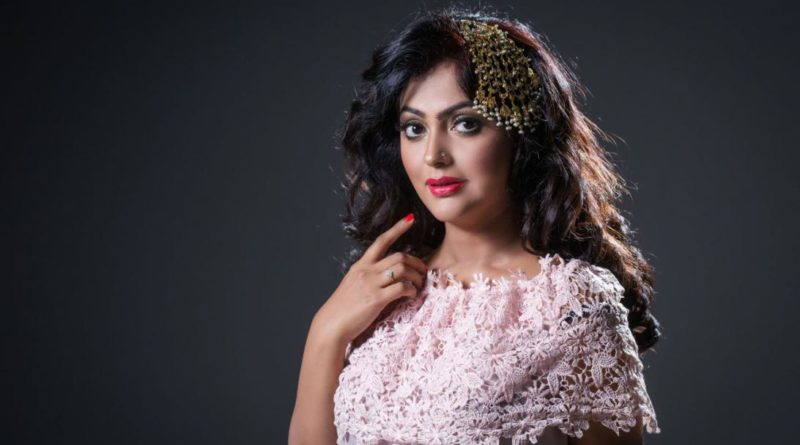 নিপুন আক্তার - আগাছা