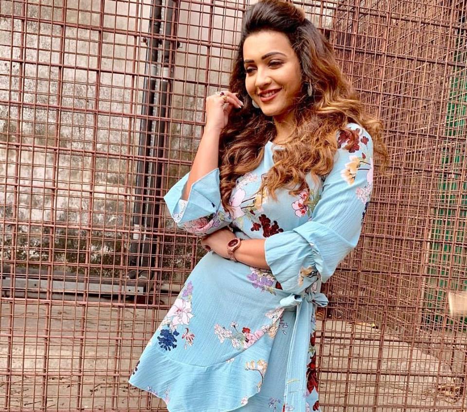 Koushani Mukherjee Latest Images & Short Bio