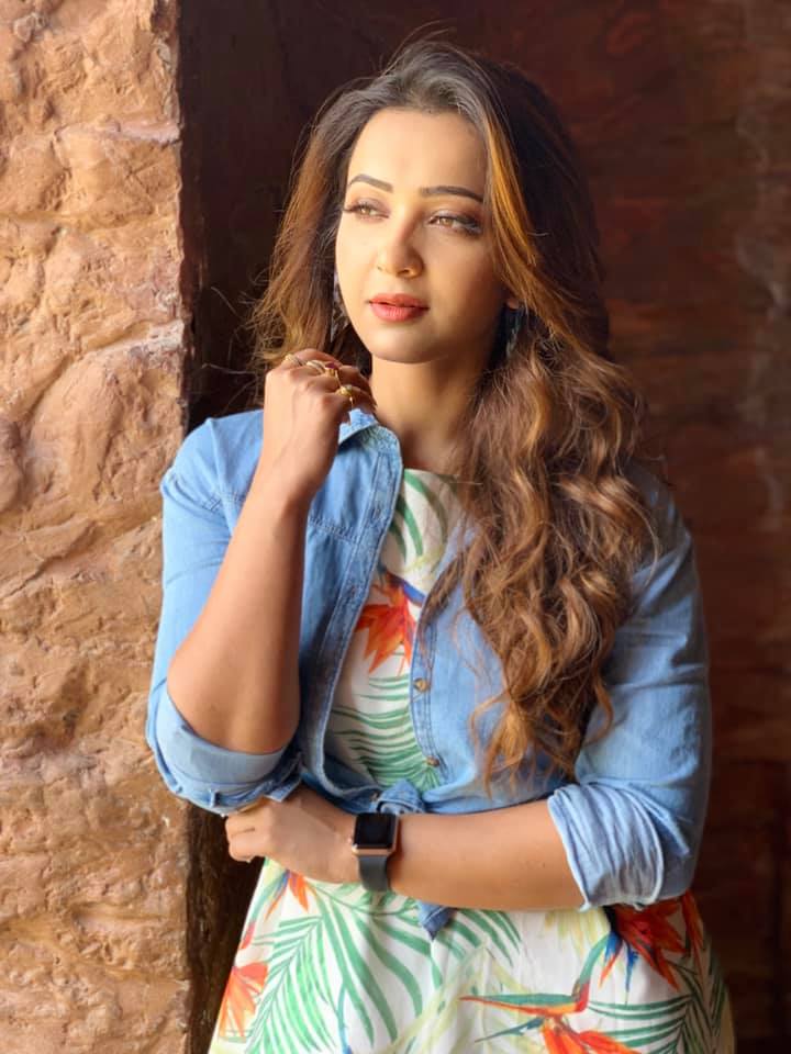 Koushani Mukherjee Latest Images & Short Bio