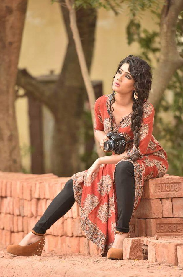 মাহিয়া মাহির সেরা পঞ্চাশ